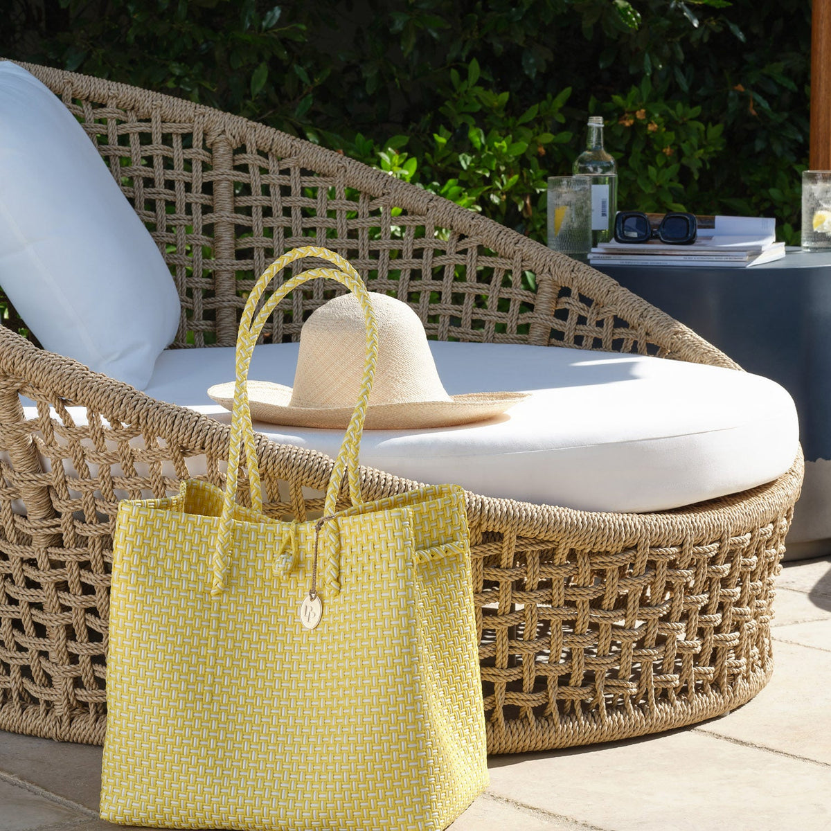 Kaila Daybed – Elizabeth Lamont